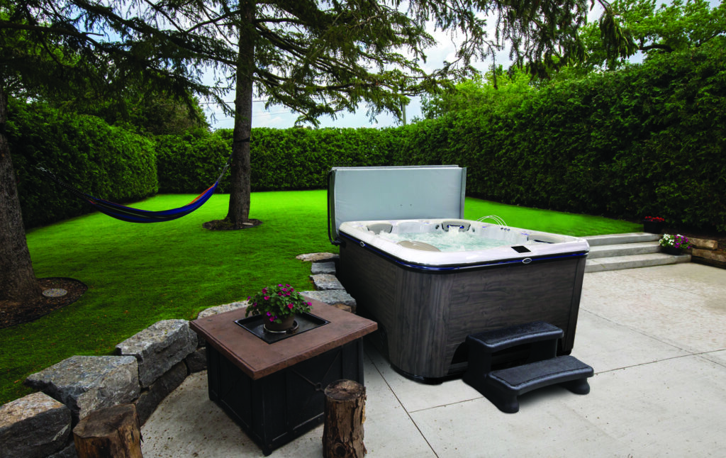 Hydropool Signature Self‑Cleaning 679 Hot Tub Platinum Ex Display | The Hot Tub and Swim Spa Company