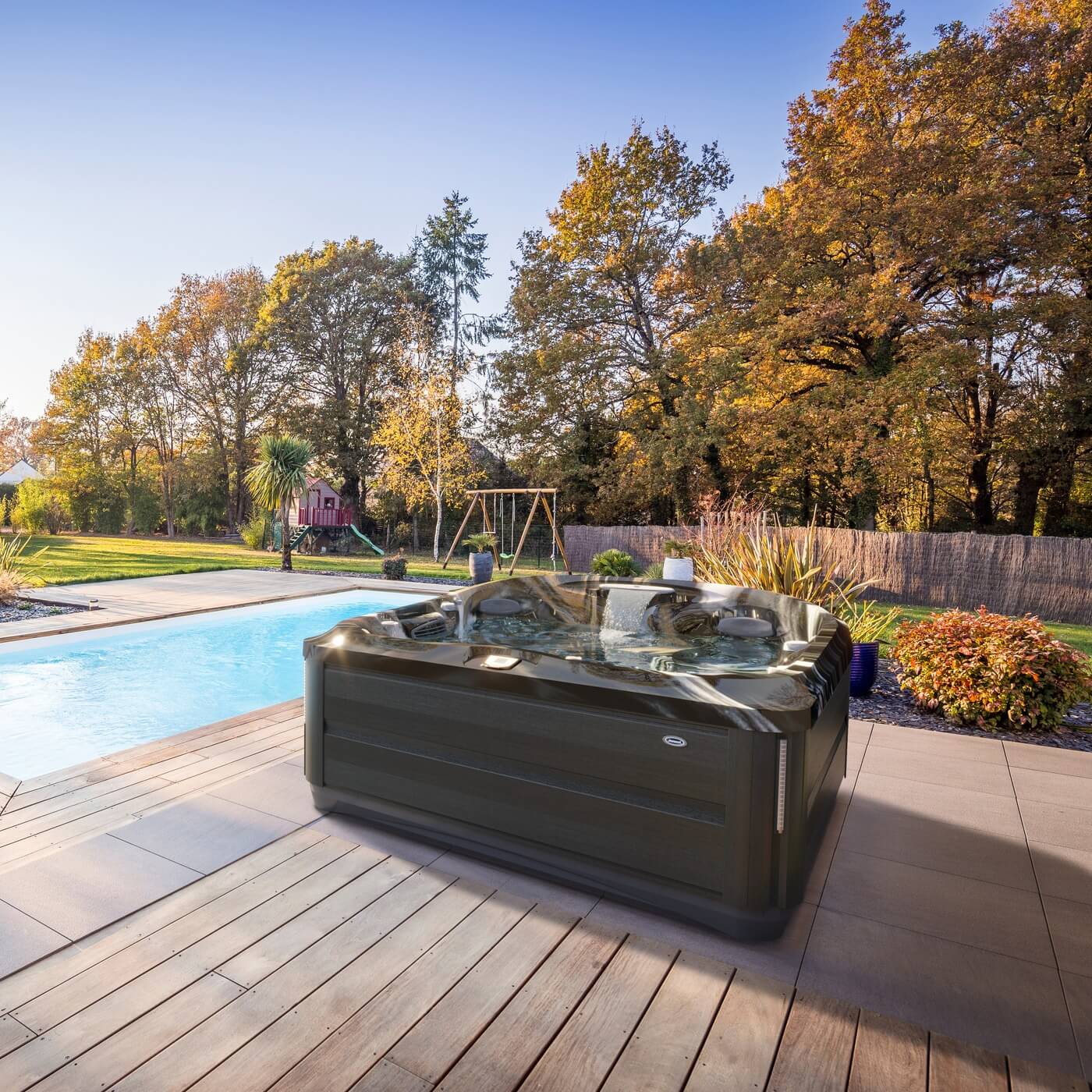 Jacuzzi® J-475™ | Hot Tubs | The Hot Tub & Swim Spa Company
